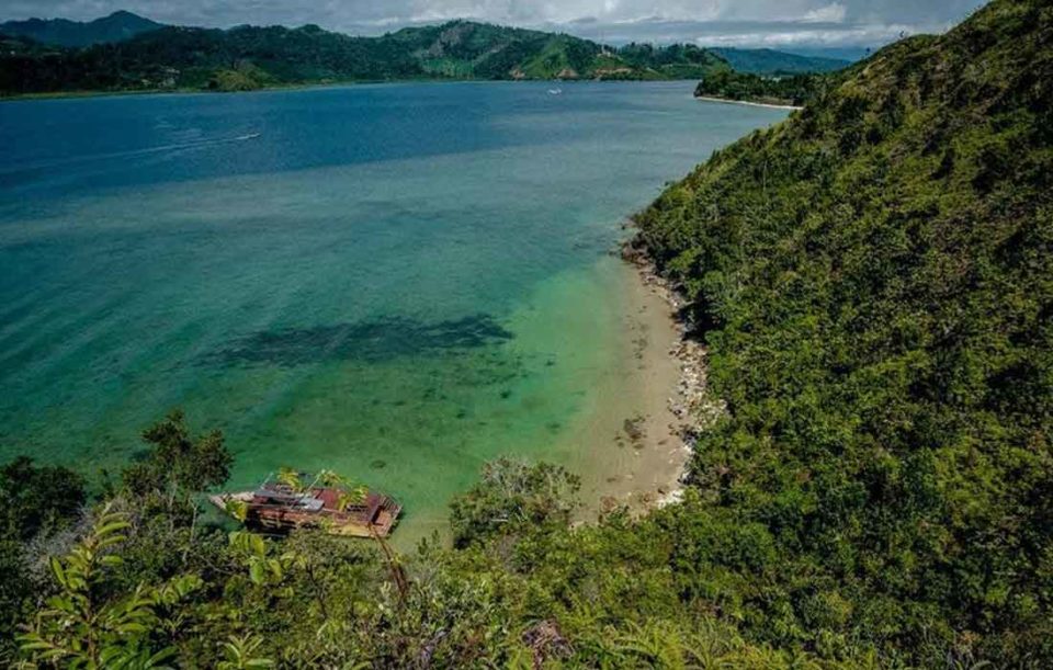 Menikmati Hamparan Bukit Hijau Mandeh | indonesiaimages.net